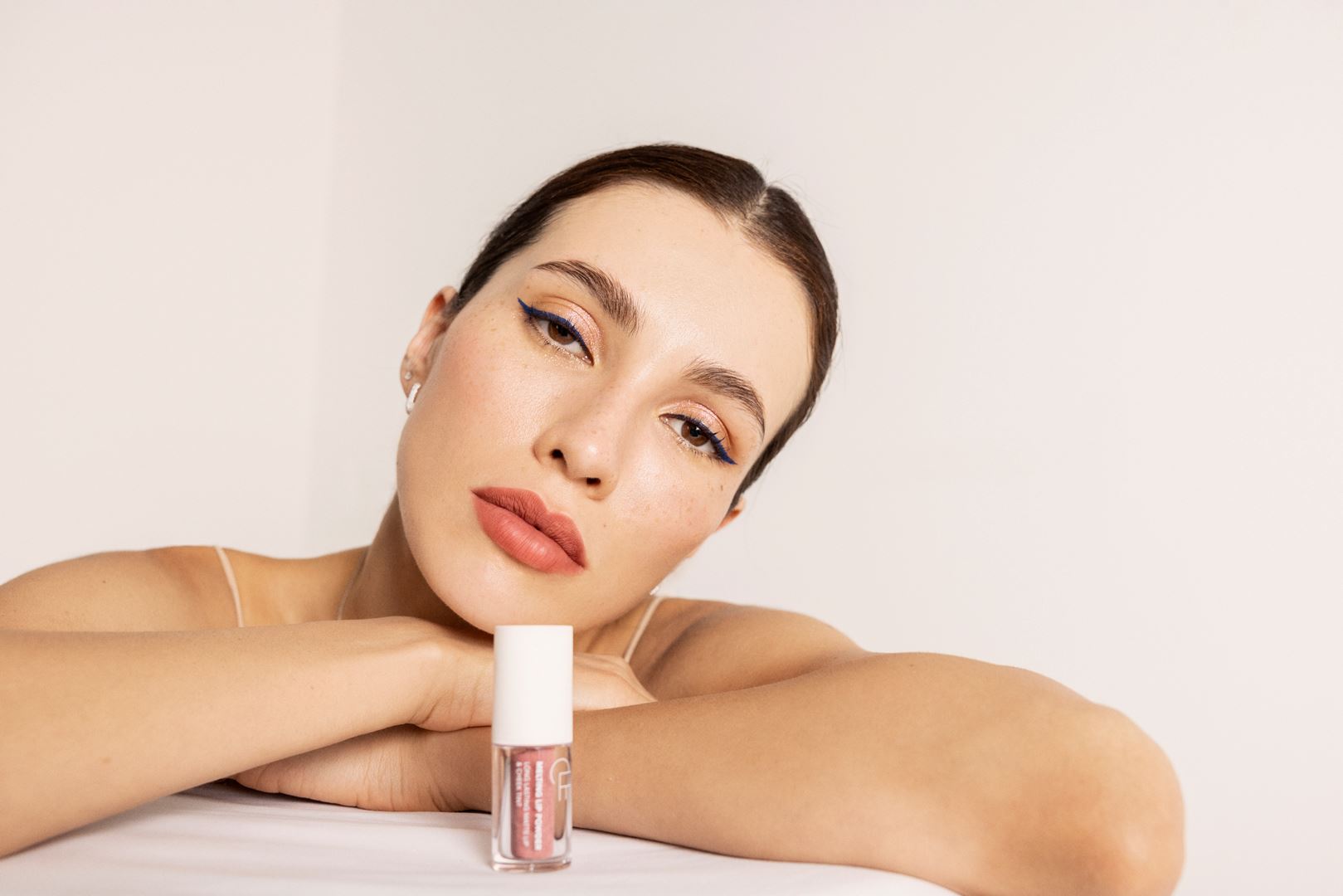 CLE Cosmetics – GLOWY